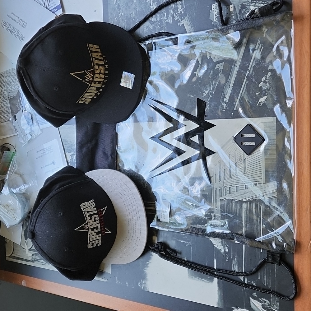 2 Wwe Superstar Hats With Slingbag - Gem